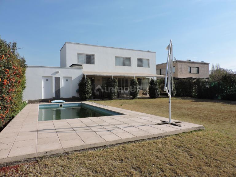 ROSA CARRABBA - ID#41 - Casa en Venta